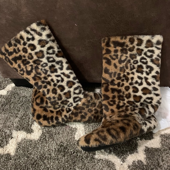 Shoes | Lot Of Slippers | Poshmark